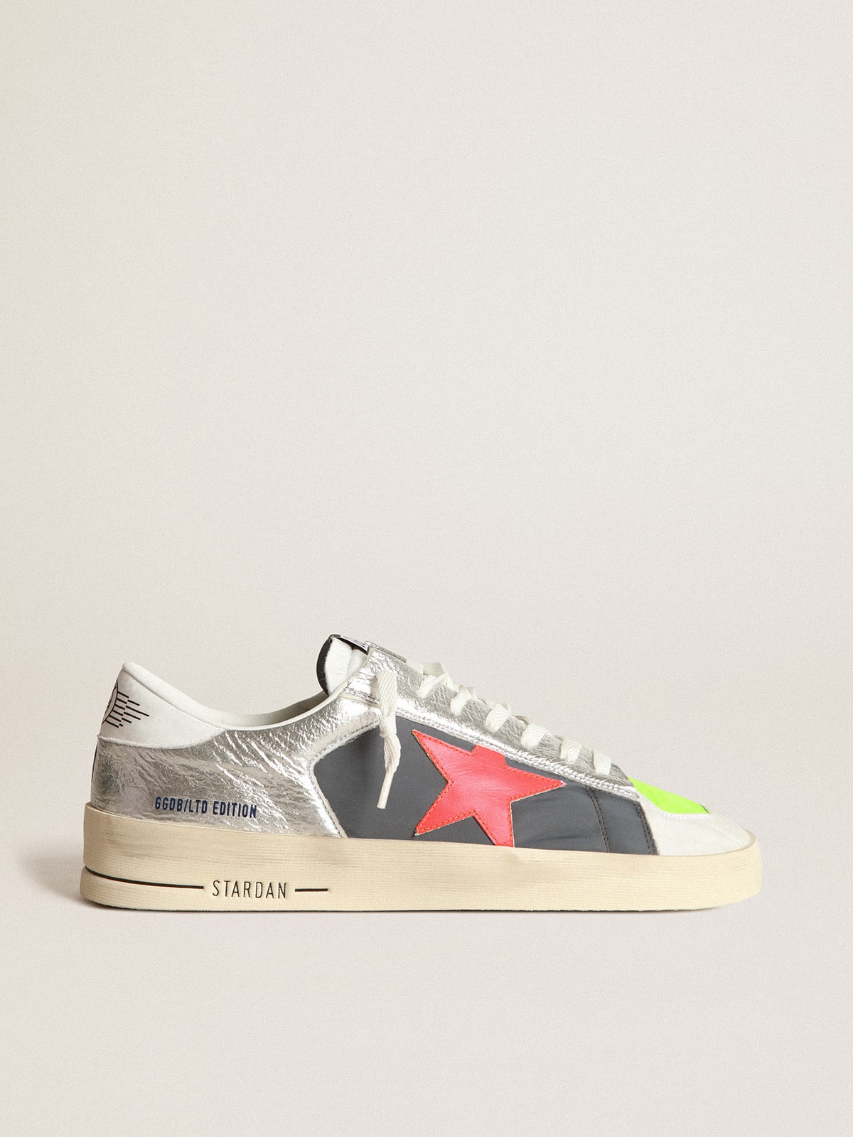 LAB Herrensneakers Stardan mit Patchwork und fuchsiafarbenem Stern | Golden Goose Official Website