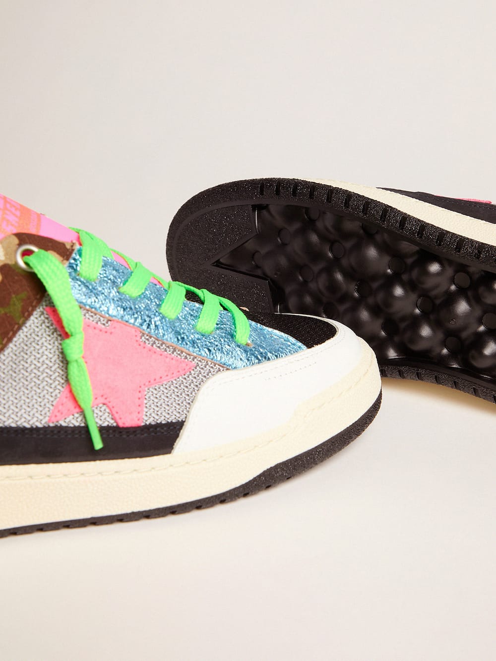 Men’s camouflage Yeah sneakers with fuchsia star | Golden Goose