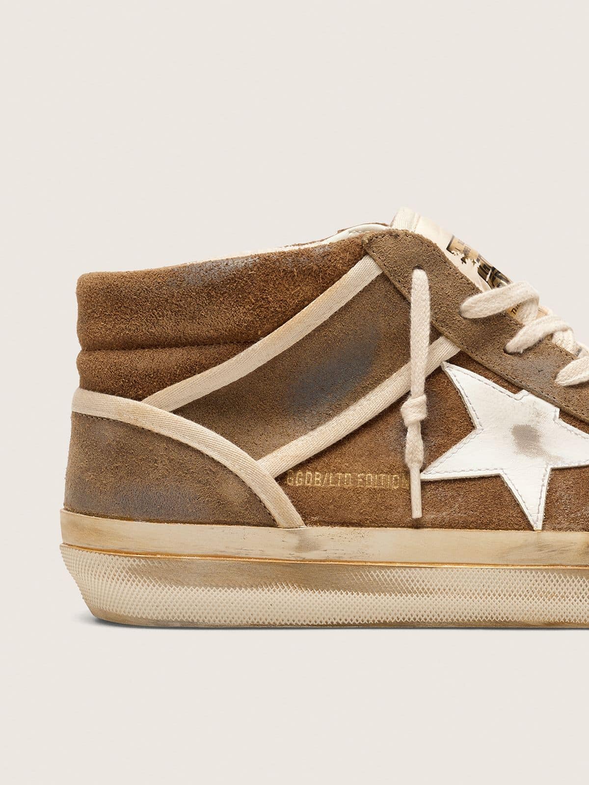 Mid Star Uomo LAB in suede color ruggine con stella in pelle bianca