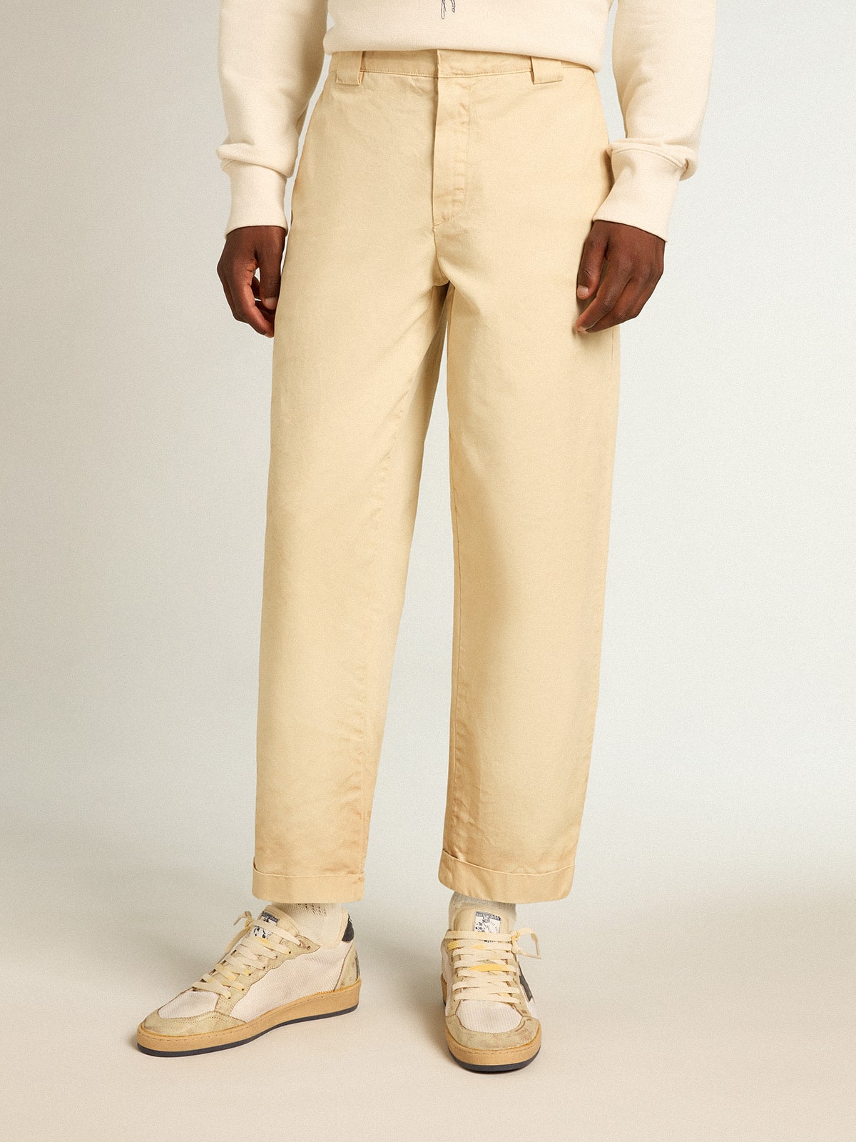 Ecru-colored cotton chinos