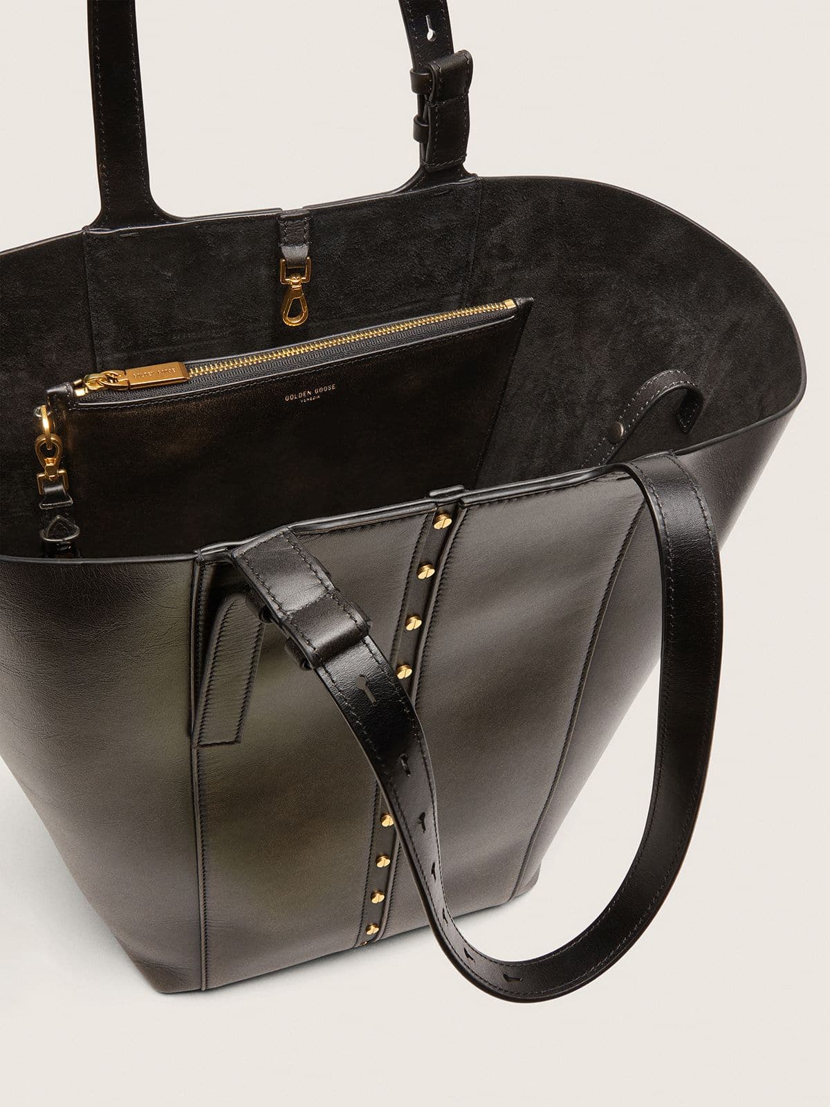 24/7 Bag in black distressed leather with adjustable handles | Golden ...