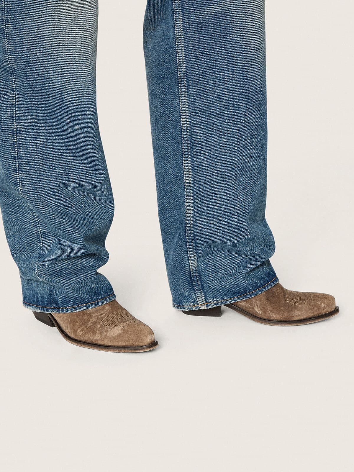 Women's low Wish Star boots in gray suede with star embroidery