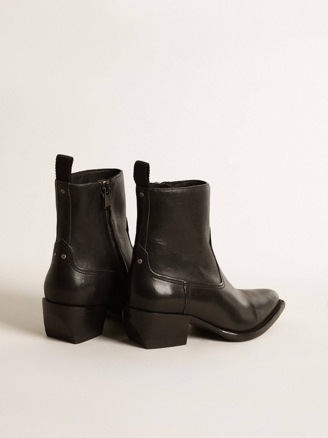 Women’s Debbie boots in black leather | Golden Goose