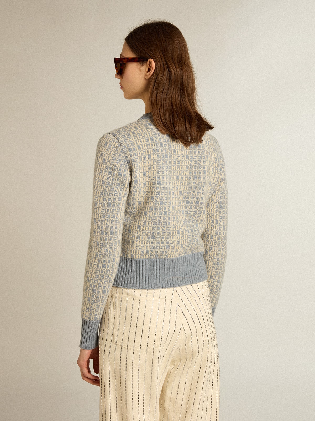 Cropped round-neck sweater with light blue jacquard lettering motif ...