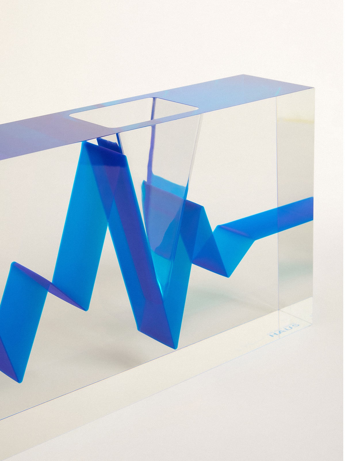 Exclusive HAUS of Dreamers vase in Plexiglas | Golden Goose
